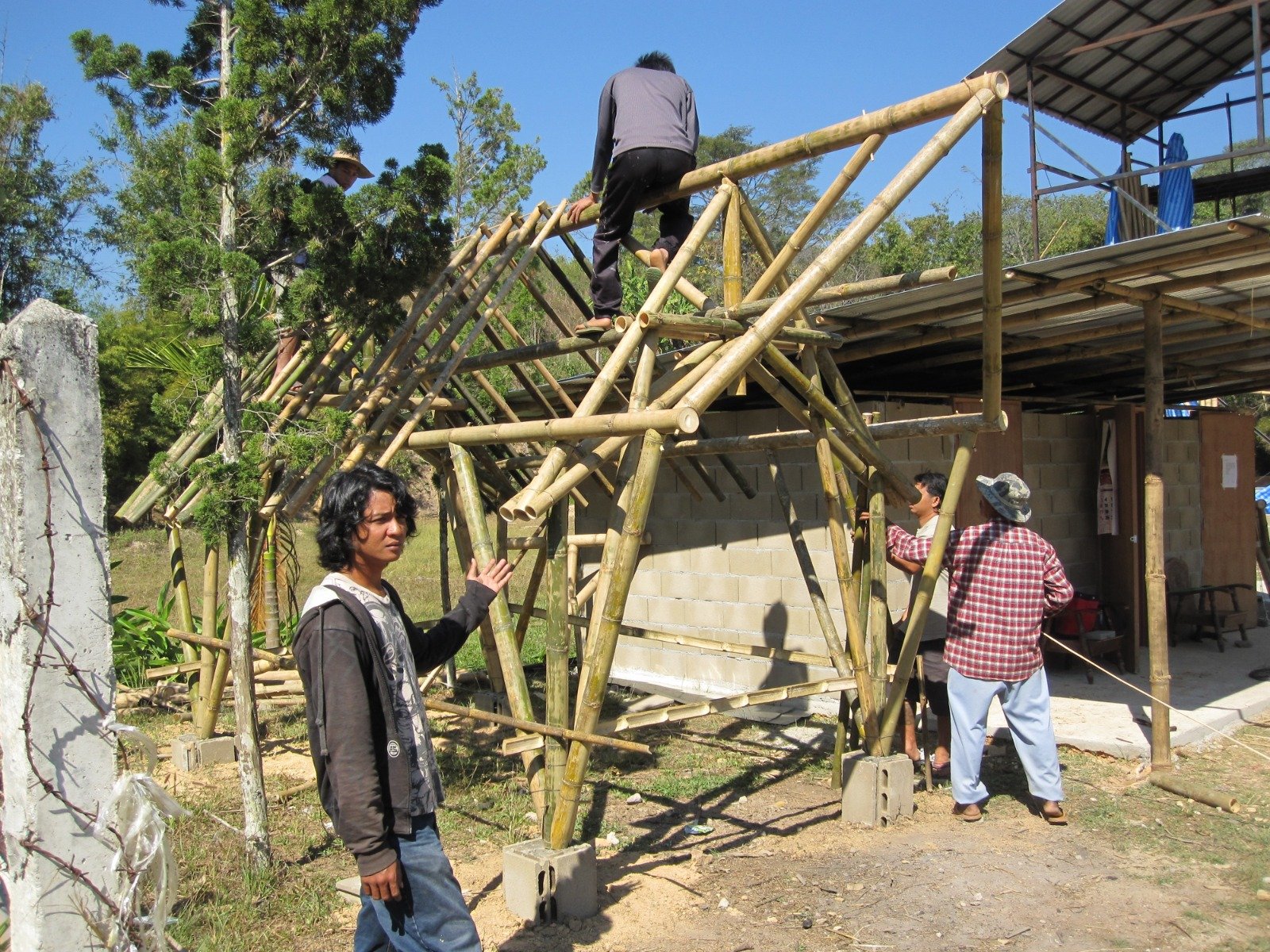 Bamboo Construction Course in-person and online… – Bamboo Creative Bali